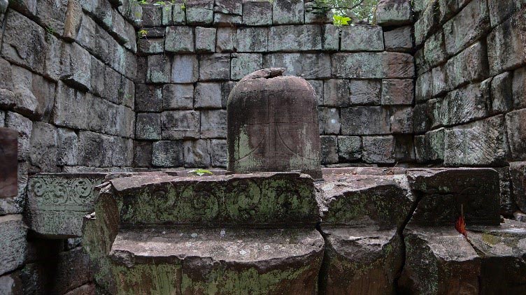 This group of Linga - National Authority For Preahvihear